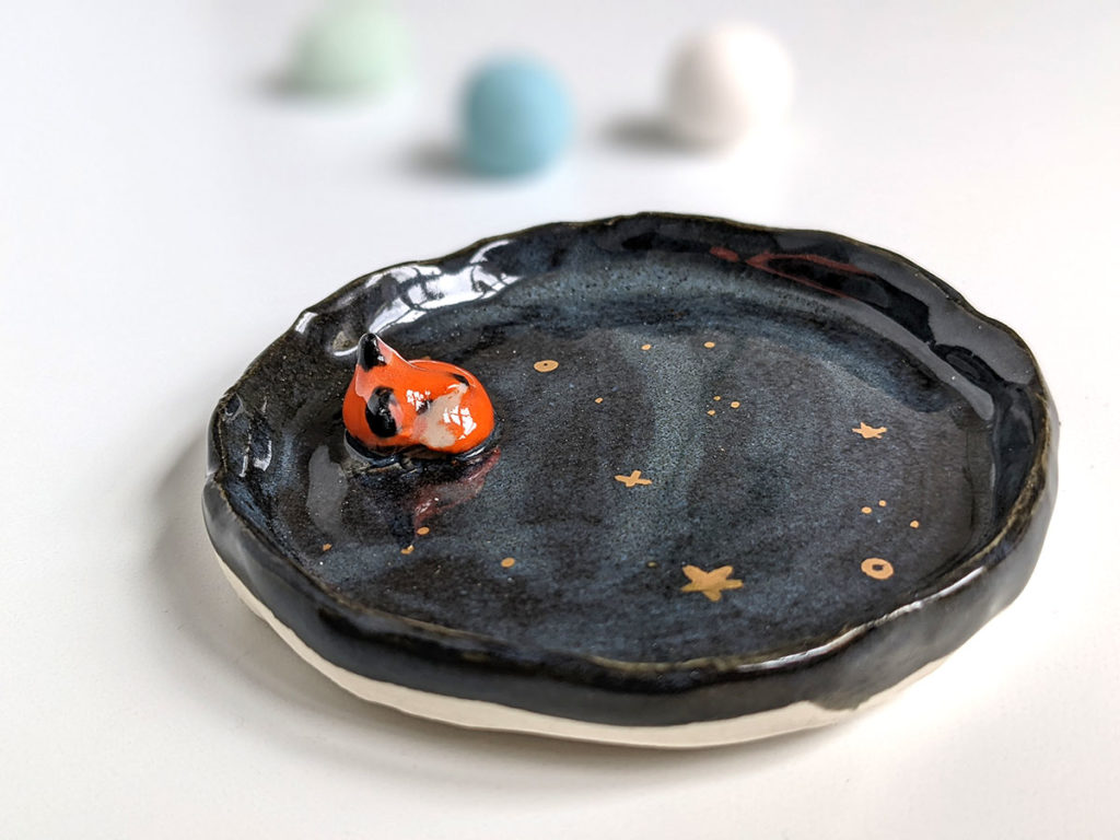 Night Sky Fox dish - Kness