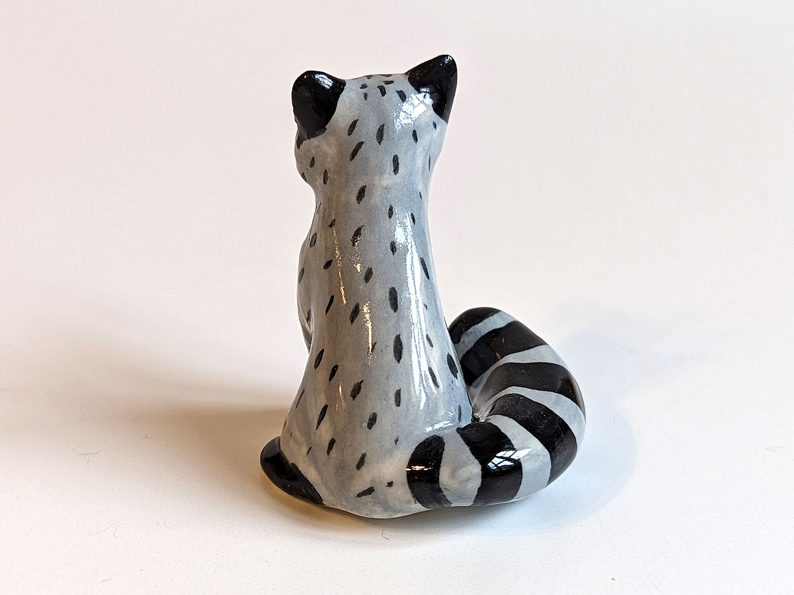 Figurine : Porcelain Raccoon - Kness