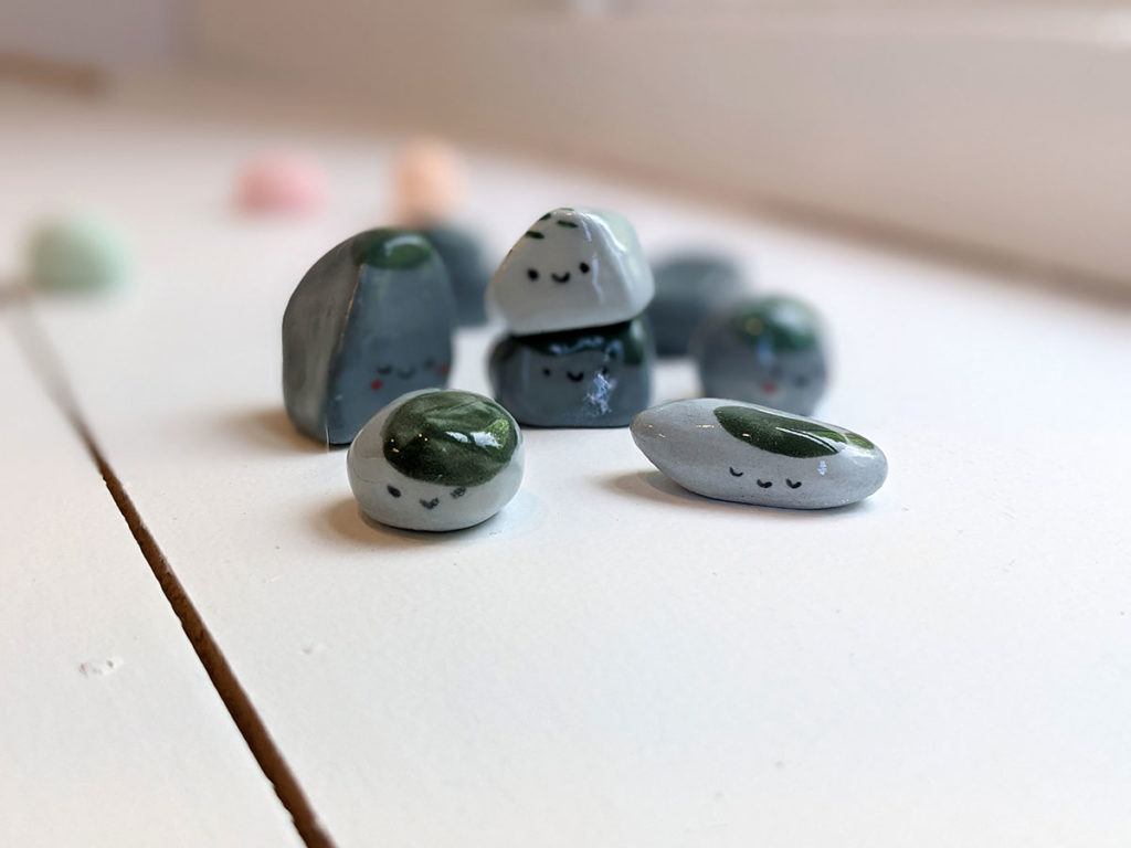 Cute Pet Rock - Natural - Kness