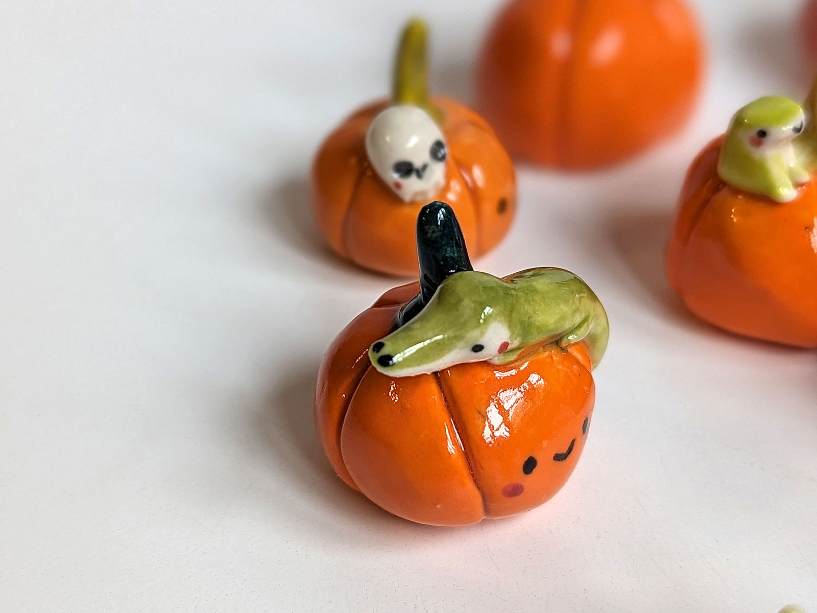 Porcelain Pumpkins + Friend - Kness