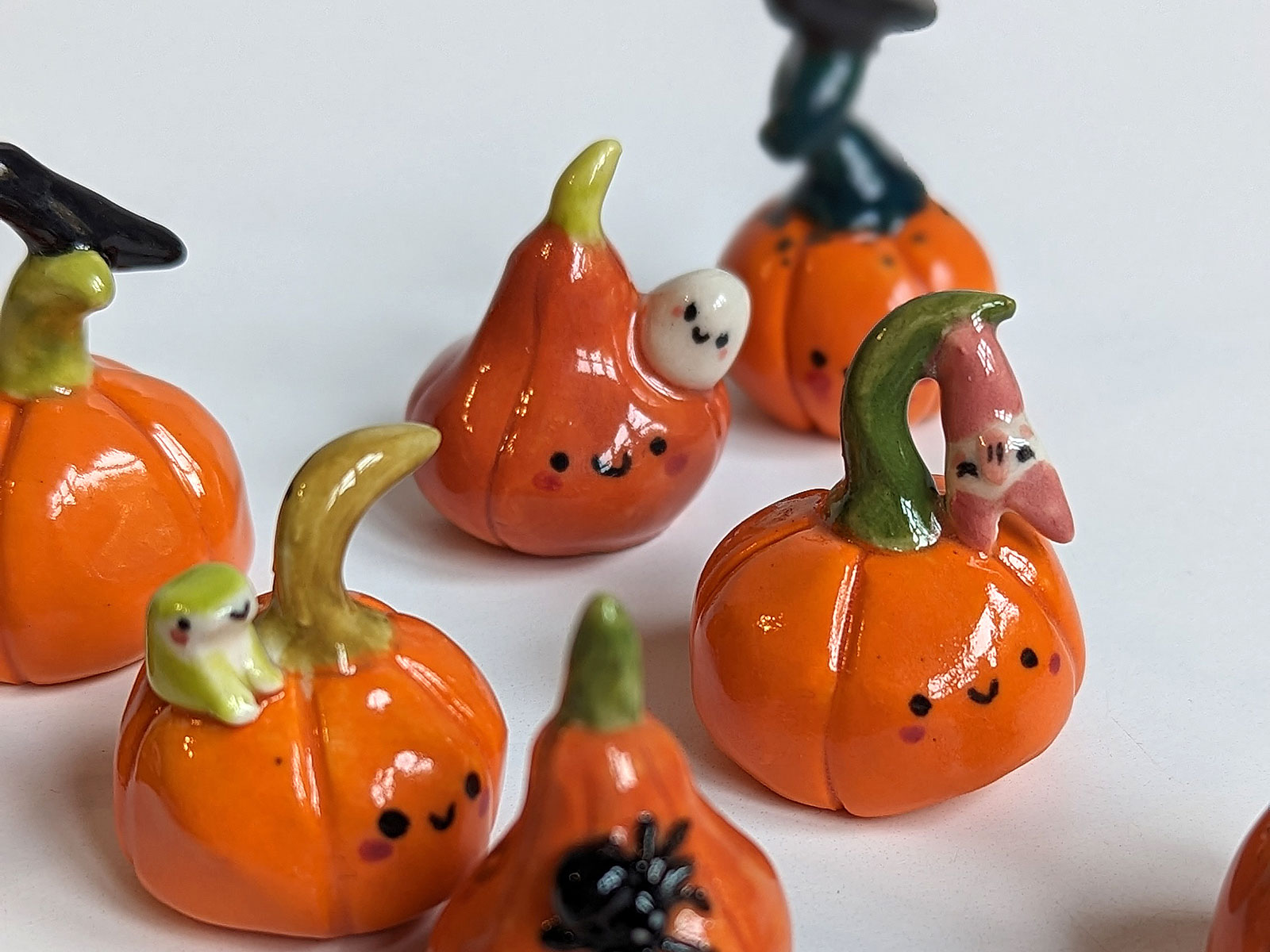 Porcelain Pumpkins + Friend - Kness