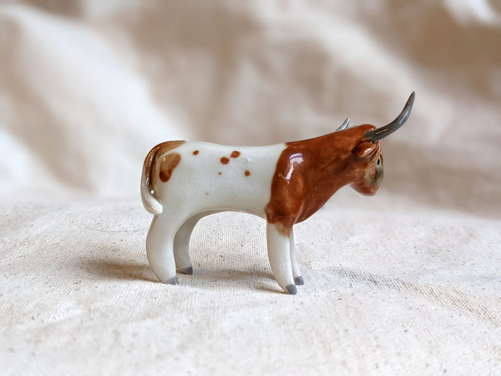 Porcelain Figurine Highland Cow - Kness