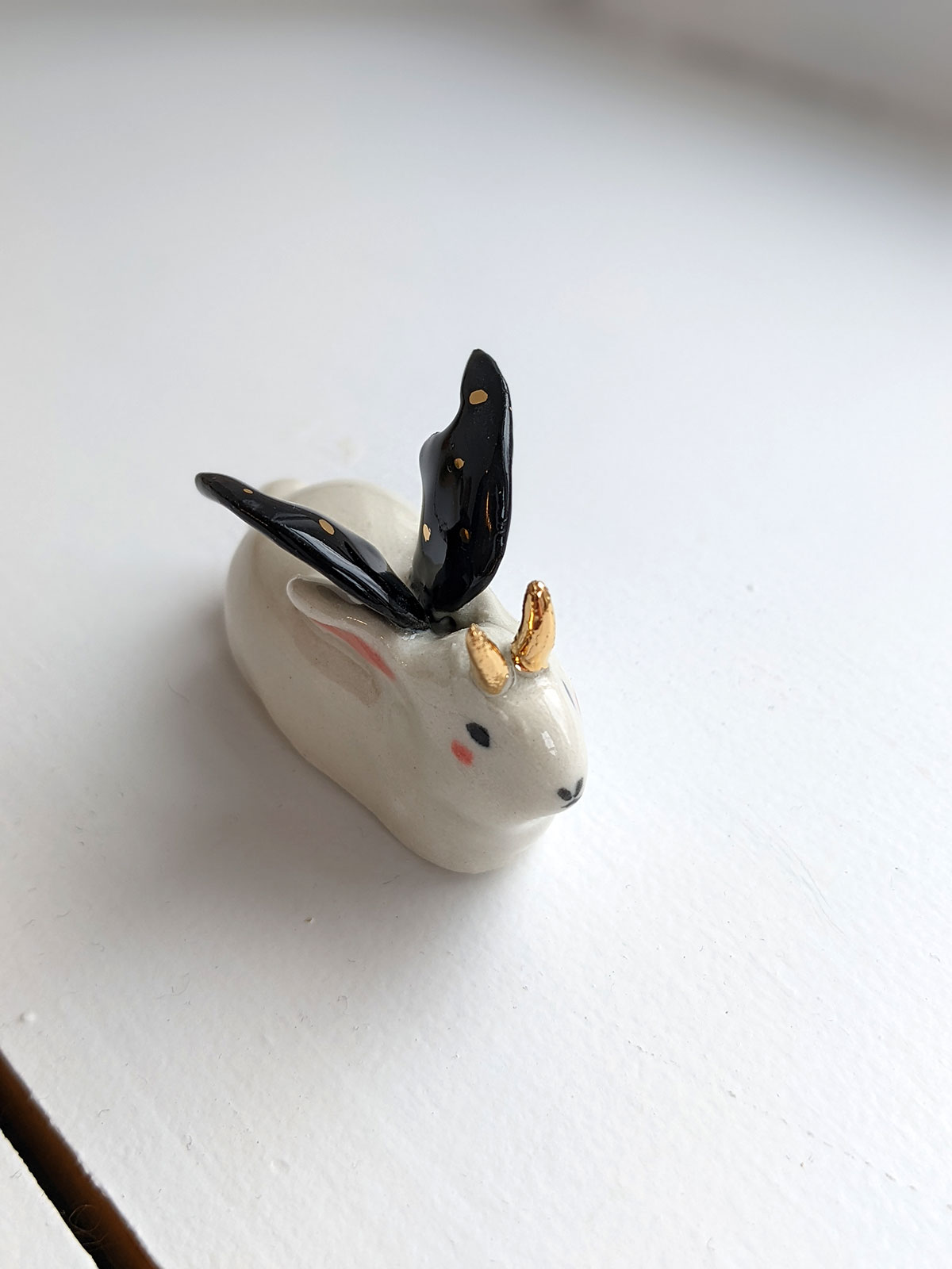 Wolpertinger, blanc et ailes de chauve-souris - Kness